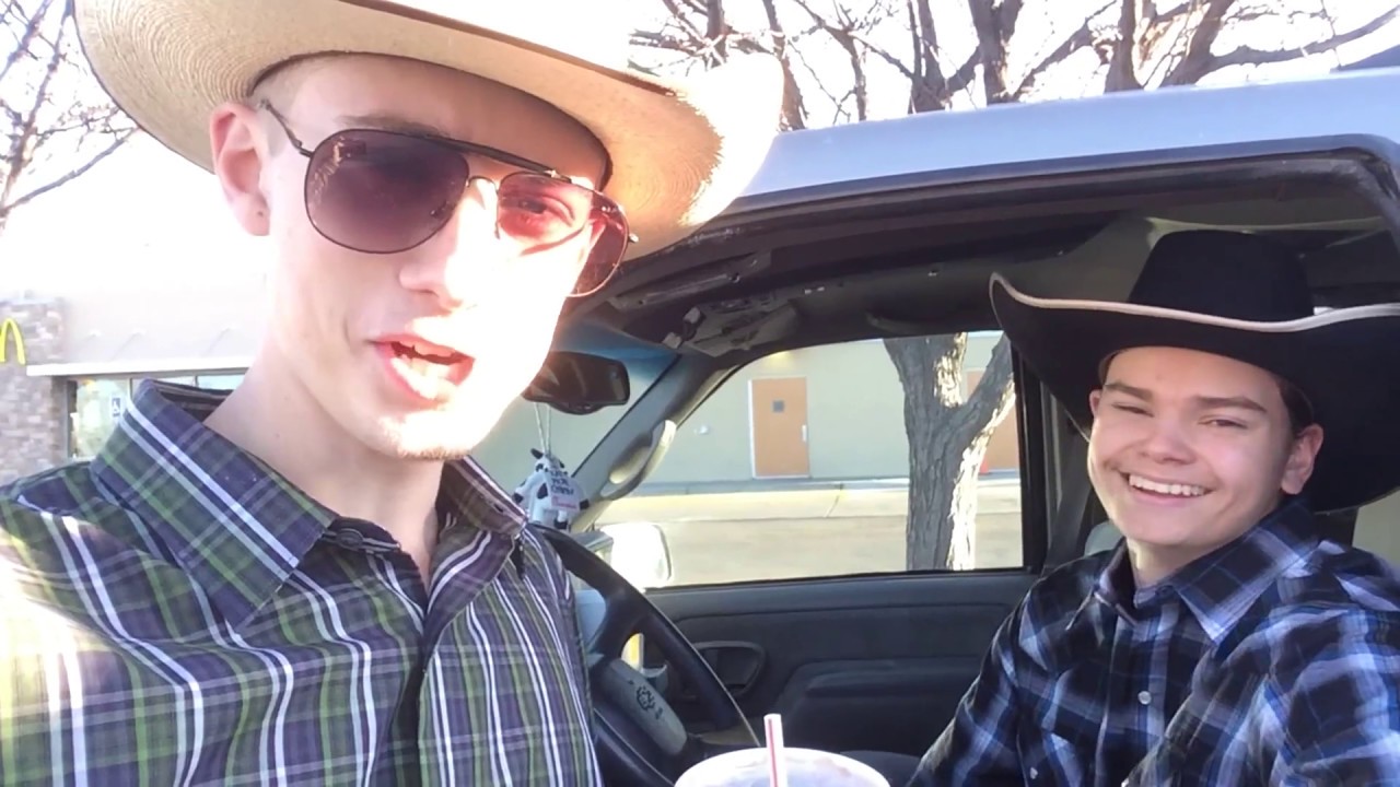 Ya can't argue with 2 TEXAS rednecks - YouTube