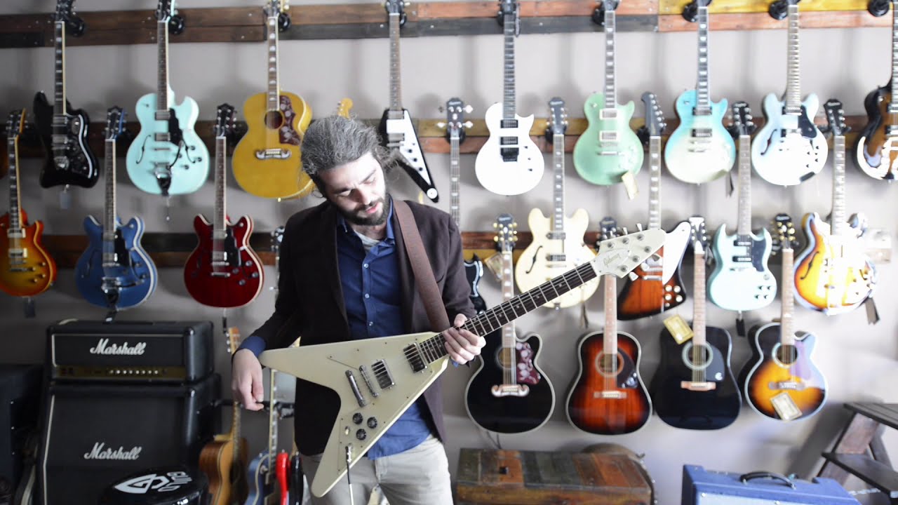 1975 Gibson Flying V - YouTube