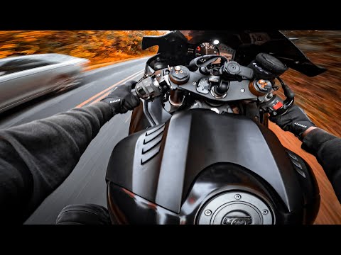 RIPPING A YAMAHA R6