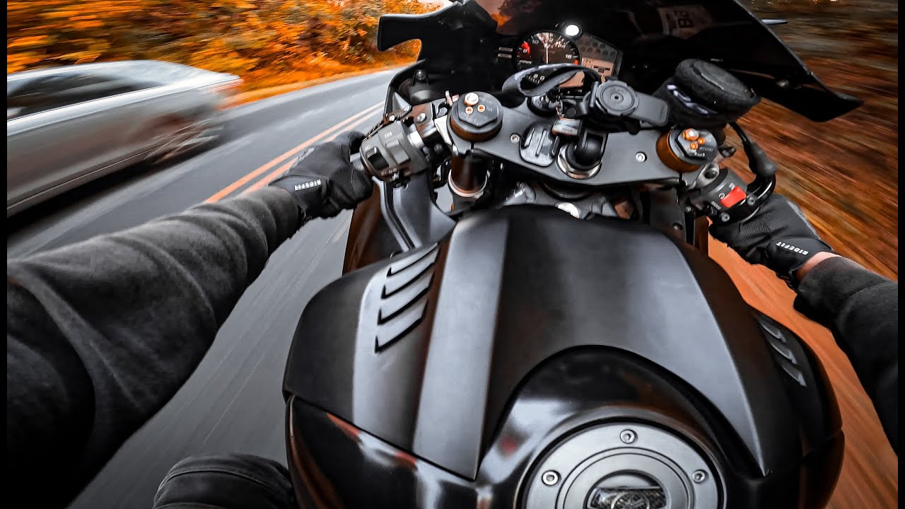 RIPPING A YAMAHA R6 - YouTube