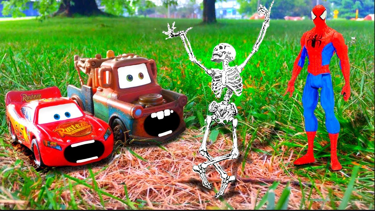 Disney Pixar Cars Lightning McQueen & Mater Scared of Skeleton Attacked ...