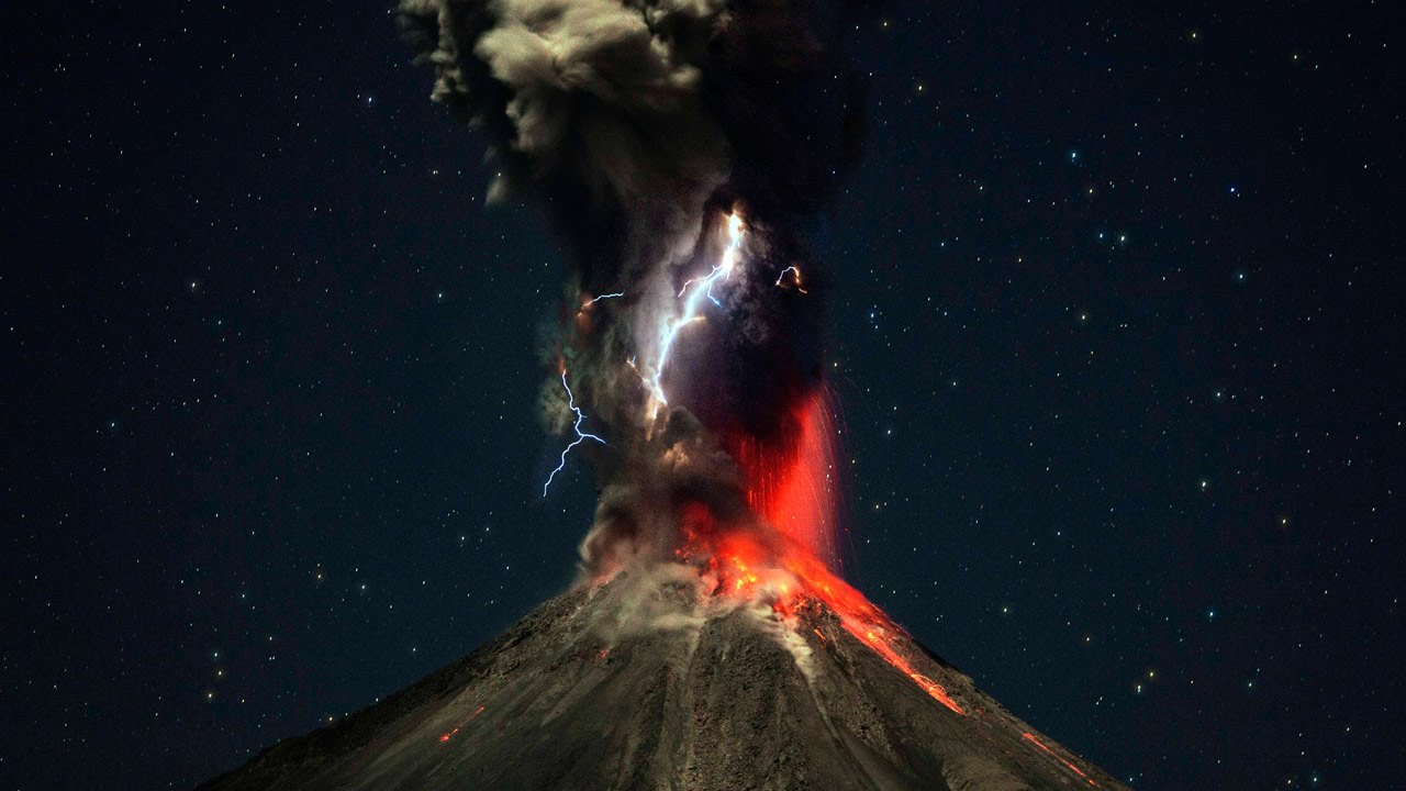 Incredible Timelapse Of Erupting Volcano - YouTube