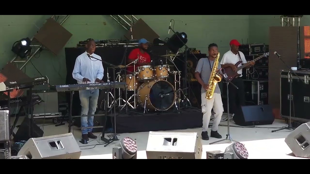 Chessa Band ft Twenty2 Keyz - Izinyoni - YouTube