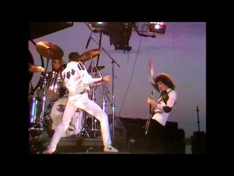 Queen - The Hero/We Will Rock You (fast version) Live at the Bowl 1982
