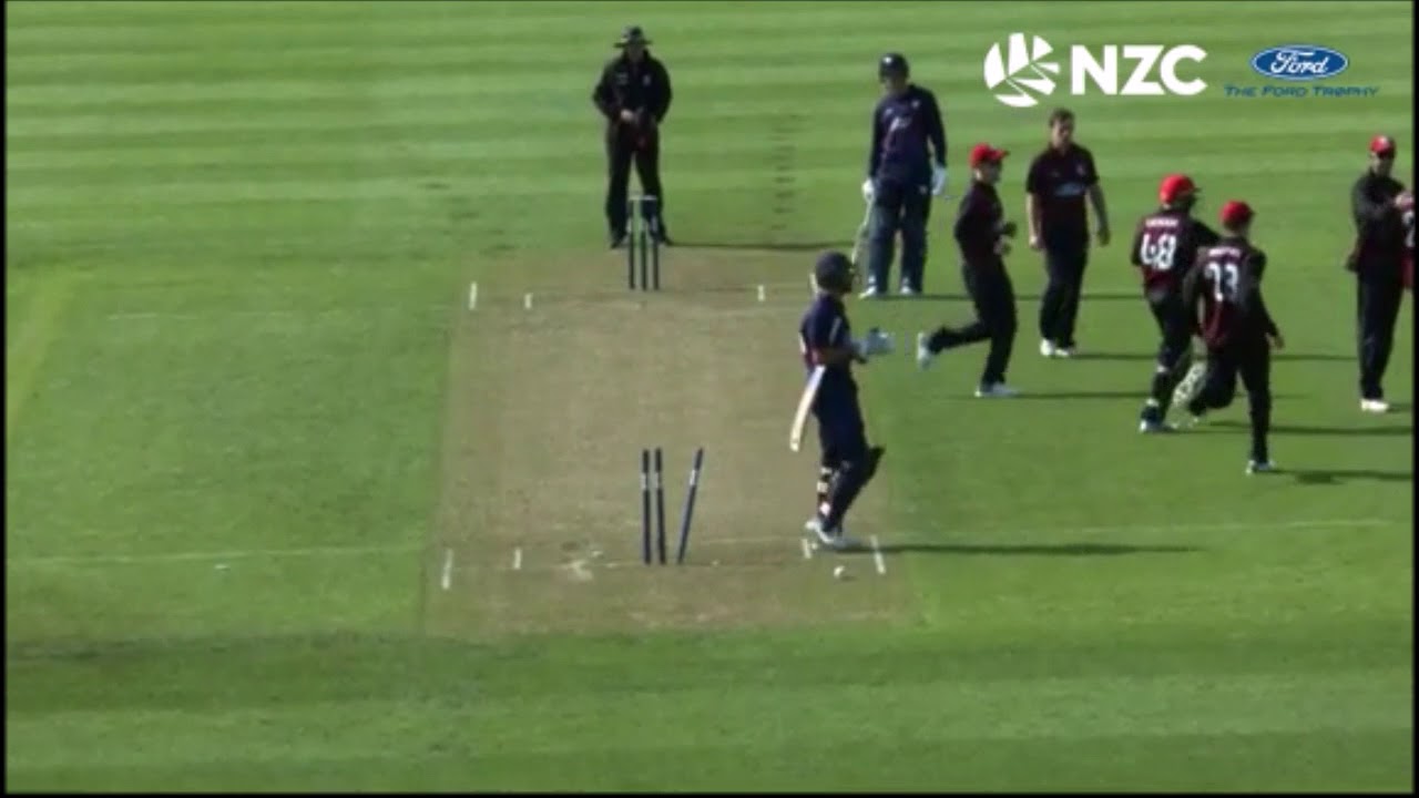 Sean Solia - comedy run out set to music - YouTube