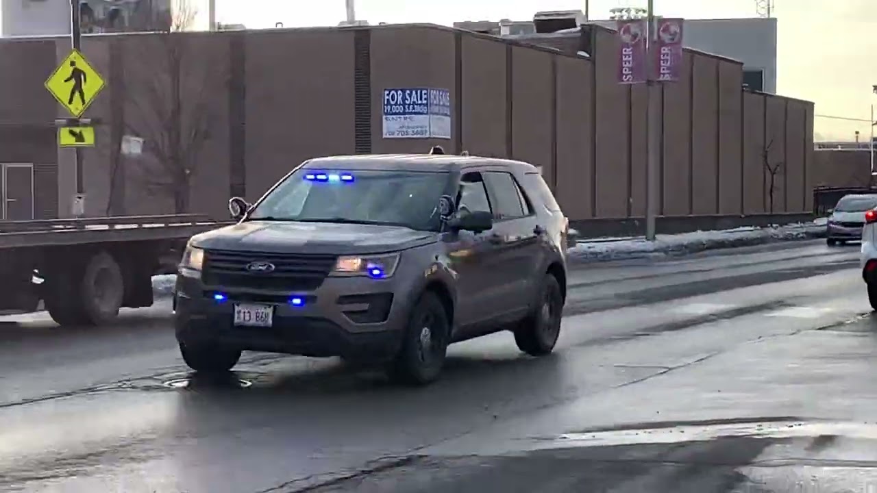 Chicago Police Dept Unmarked Explorer Responding - YouTube