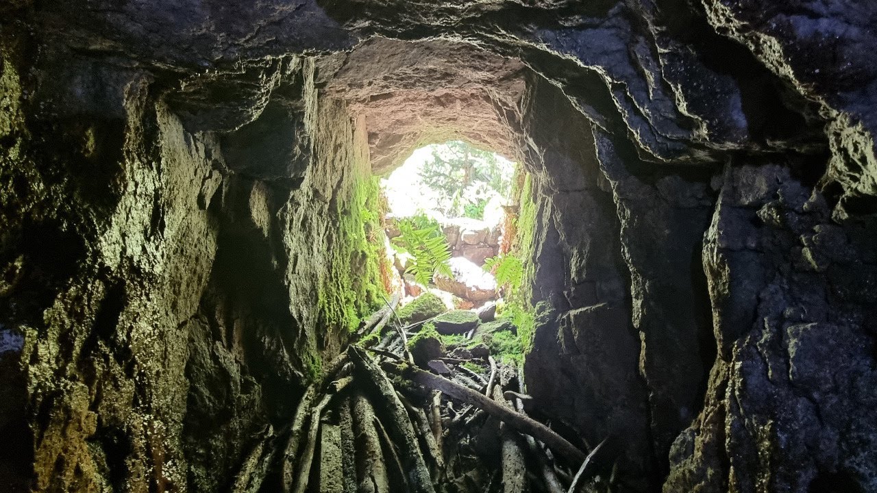 🕸RÄTSELHAFTE GÄNGE🕸Uralte Karrenspuren und mysteriöse Erdställe im ...