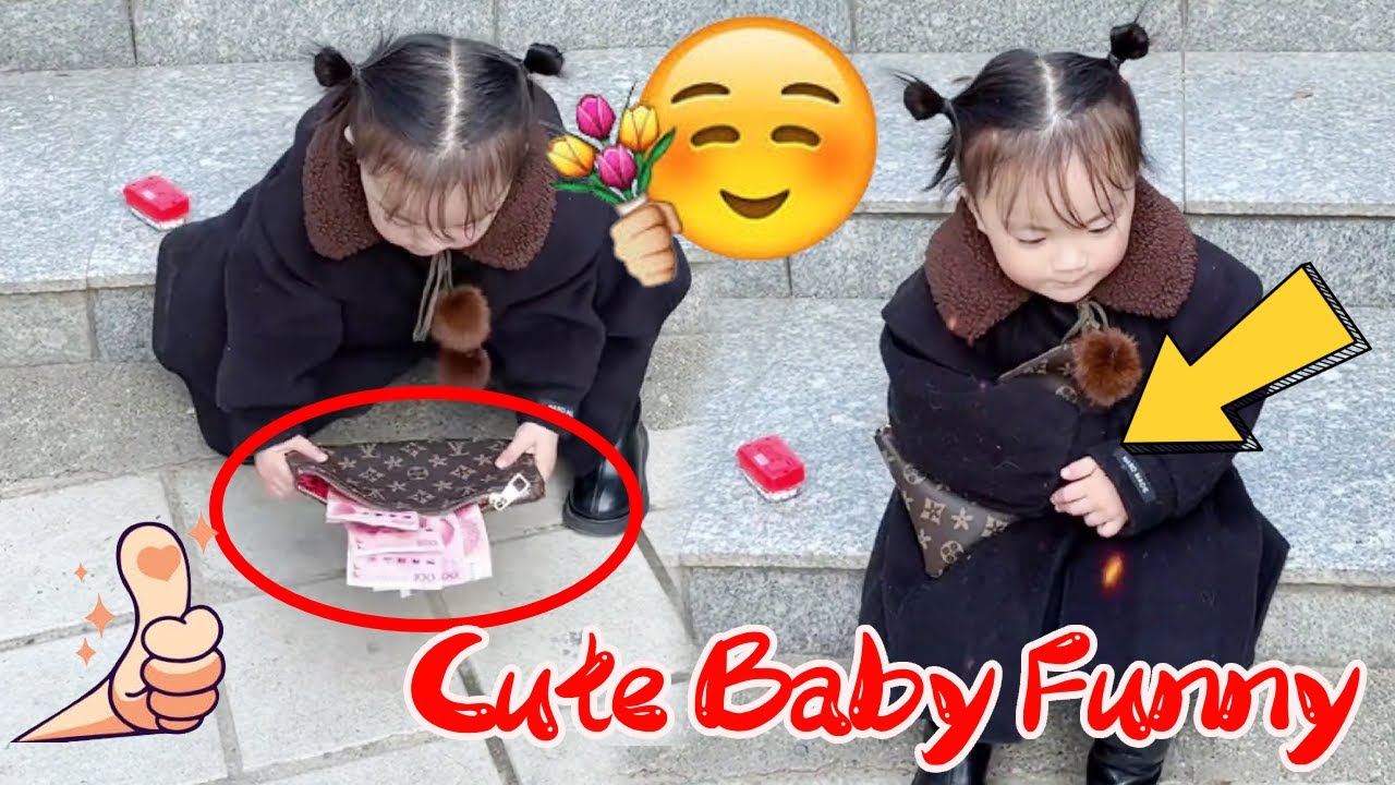 The Cute Baby Found The Wallet And Actively Waited To Return It To The ...