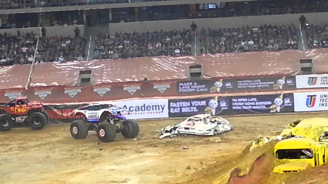 CAPTAIN AMERICA Monster Jam, Monster Truck 2013 ARLINGTON, TX Freestyle ...
