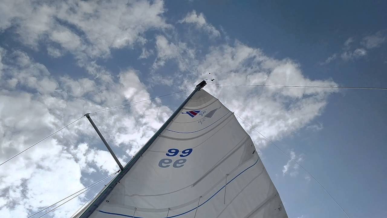 Sailing our Lancer 28 on Carlyle Lake - YouTube