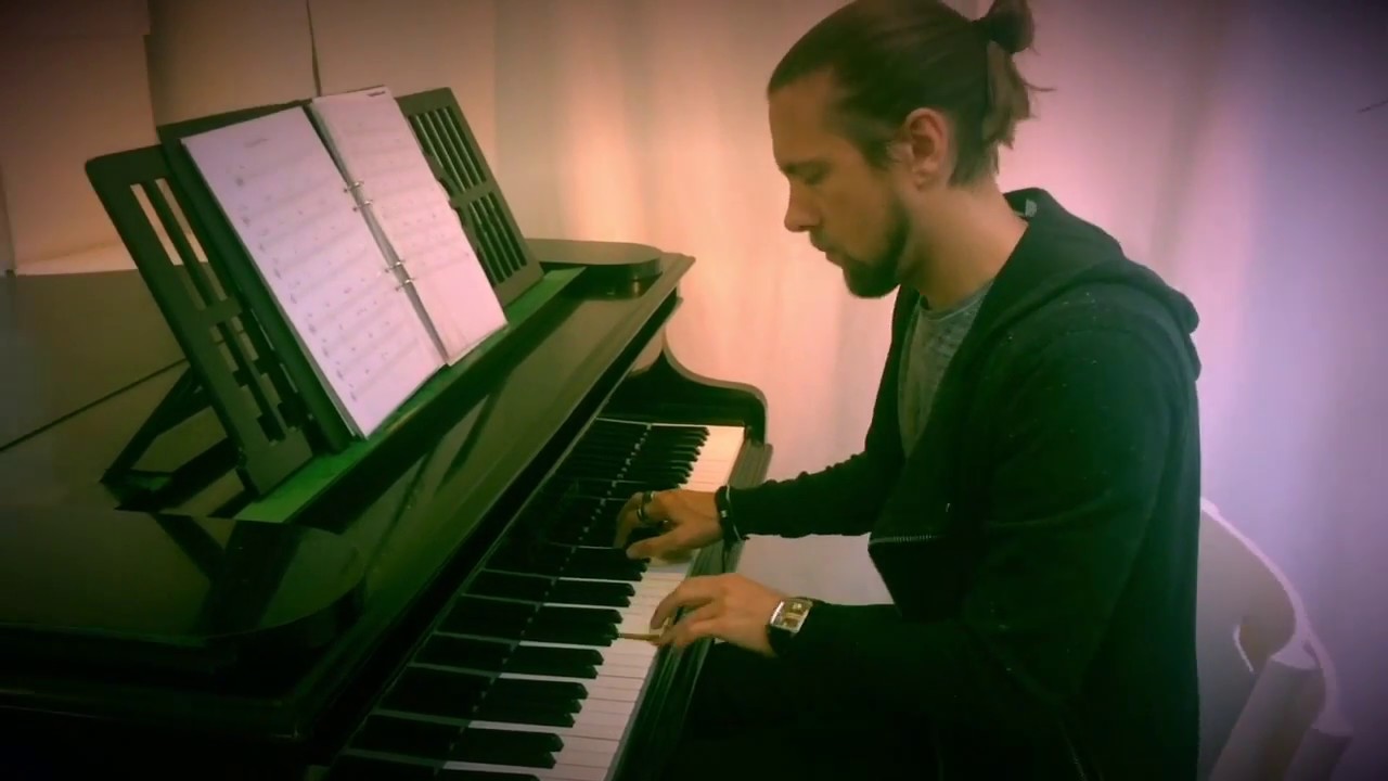 Piano | Sommarö / Ne me quitte pas - Elias Ringquist - YouTube