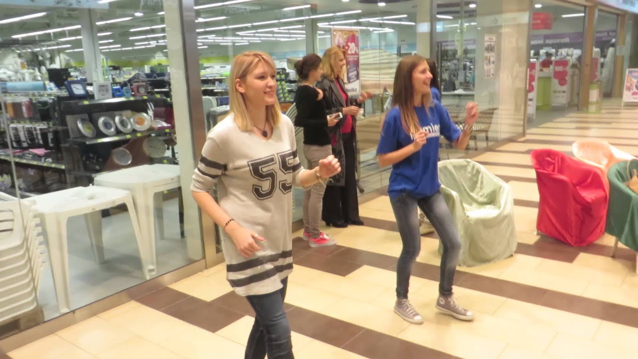 Dance Central Xbox 360 Kinect Shopping avantura Roda Centar Šabac - YouTube