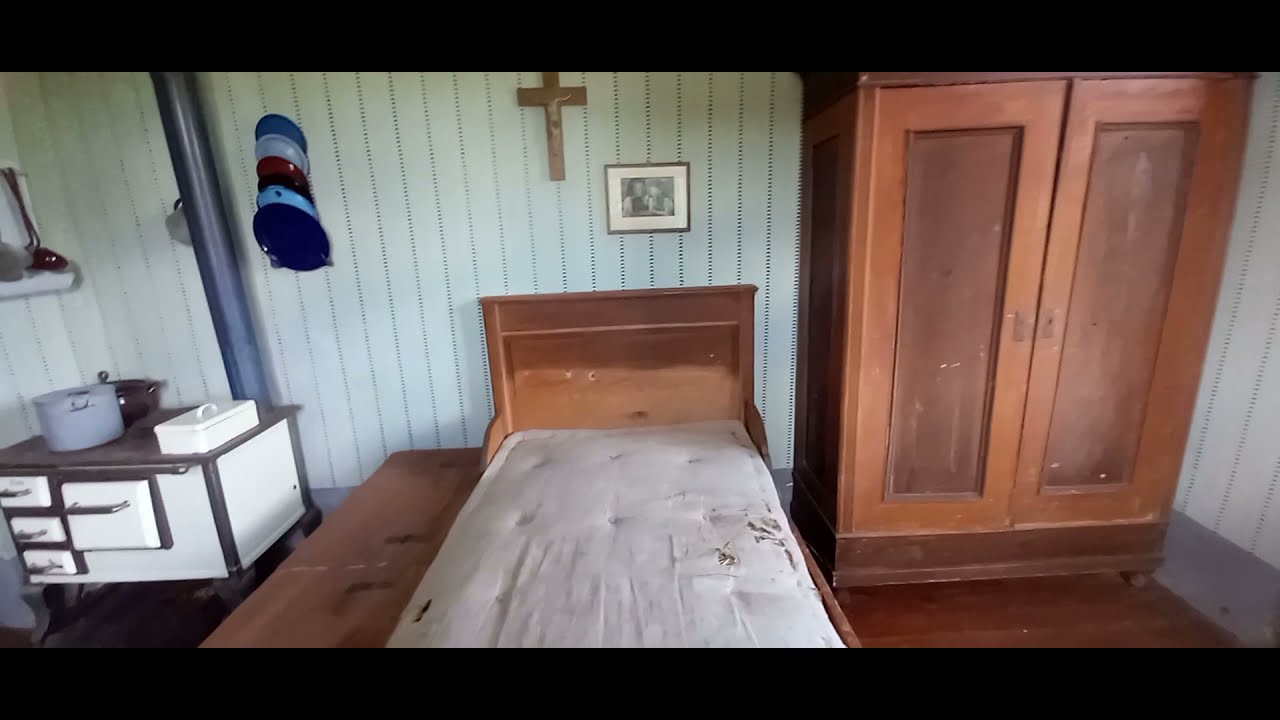 Ghost Wardrobe Unheimlicher Geisterschrank - YouTube