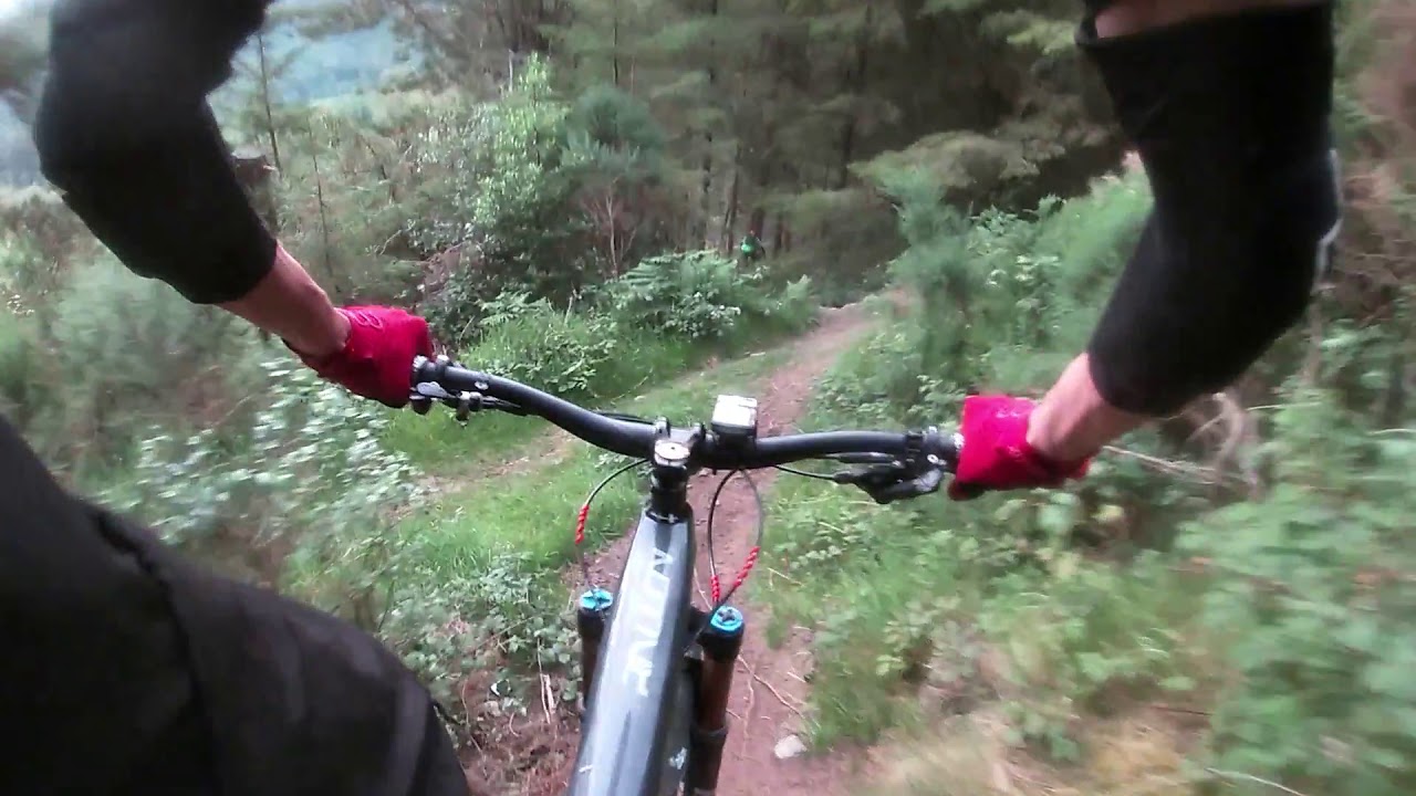 Scutter trail ,djoucing Sarah - YouTube