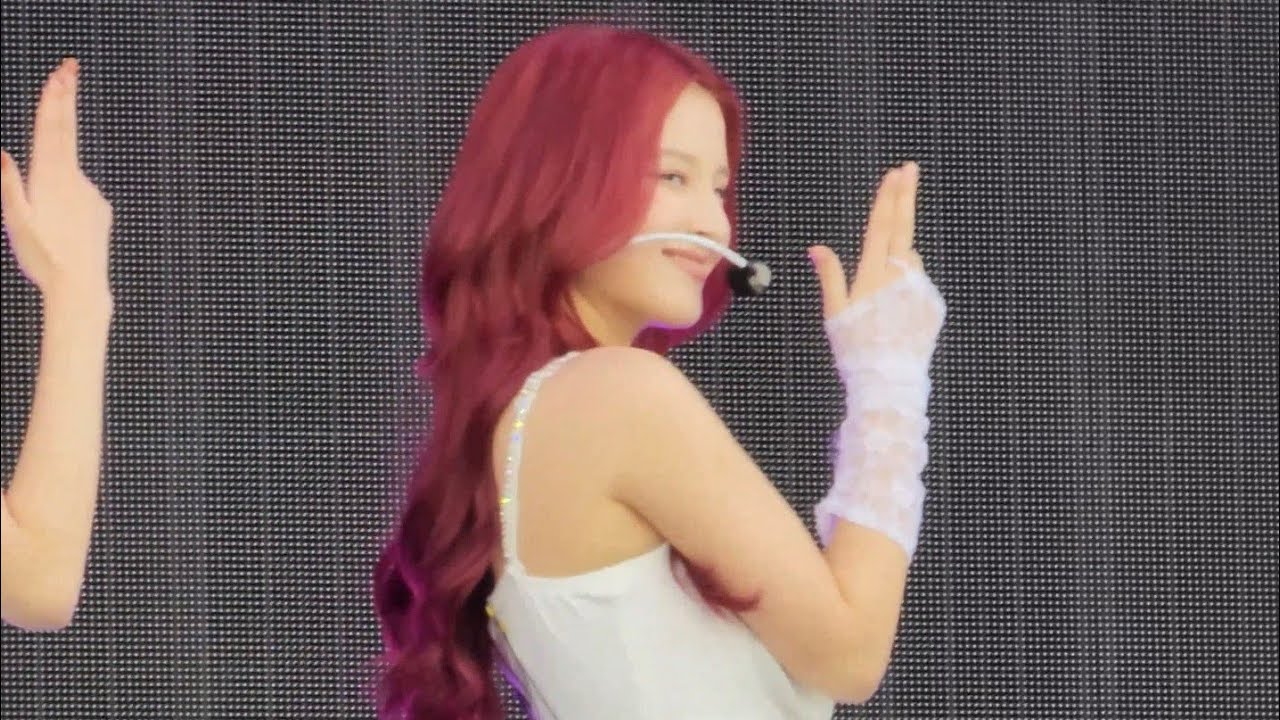 [4K] 221016 Momoland BAAM - Nancy Fancam @ KAMP LA - YouTube