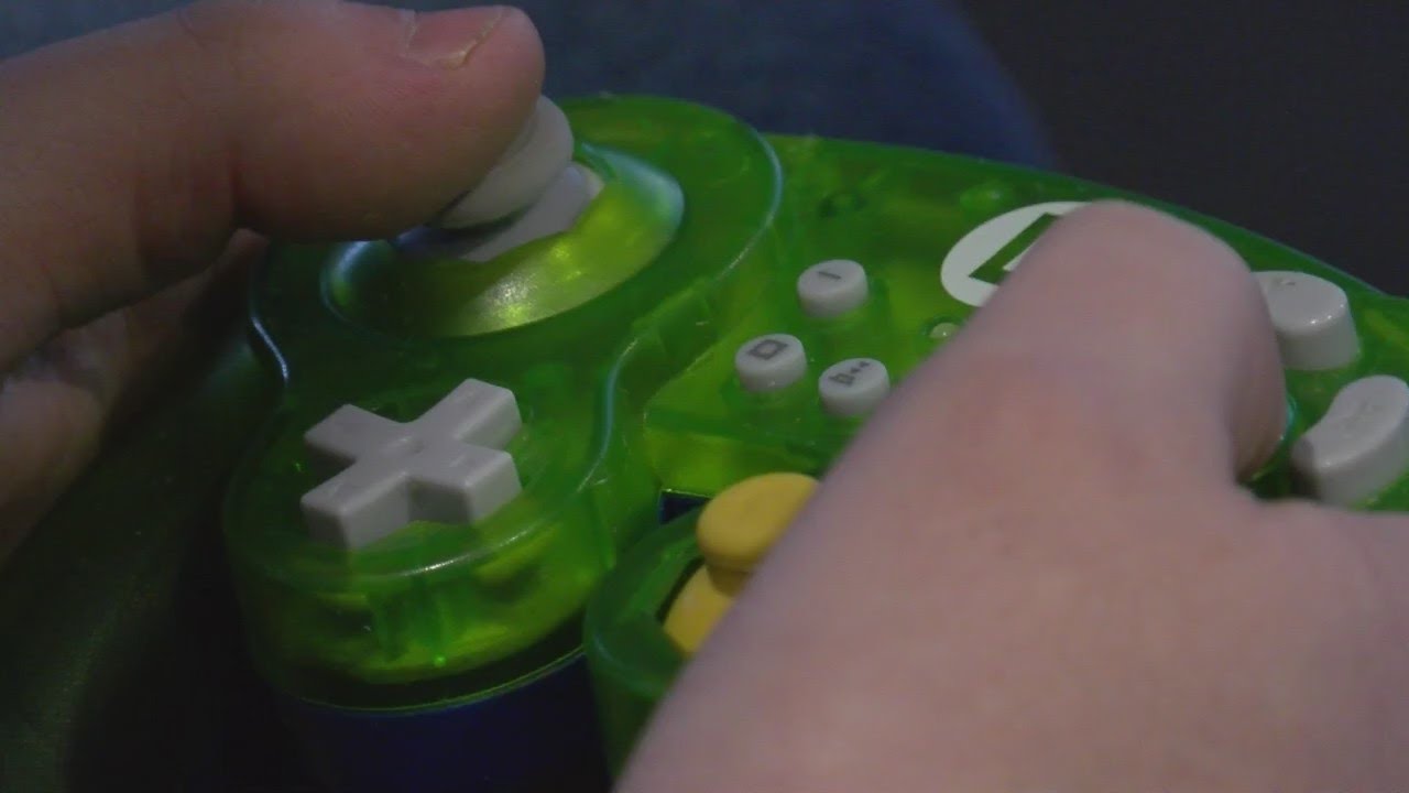 Edge VR Arcade in Green Bay readies for e-sports lounge - YouTube