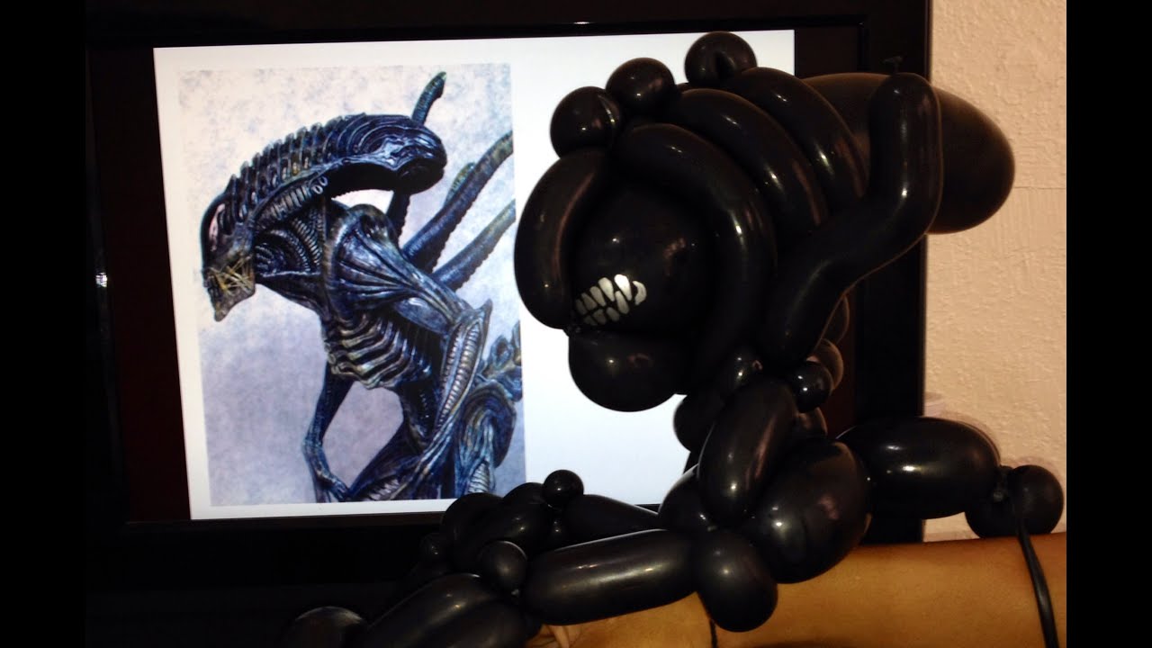 Xenomorph Alien Balloon Twisting - YouTube