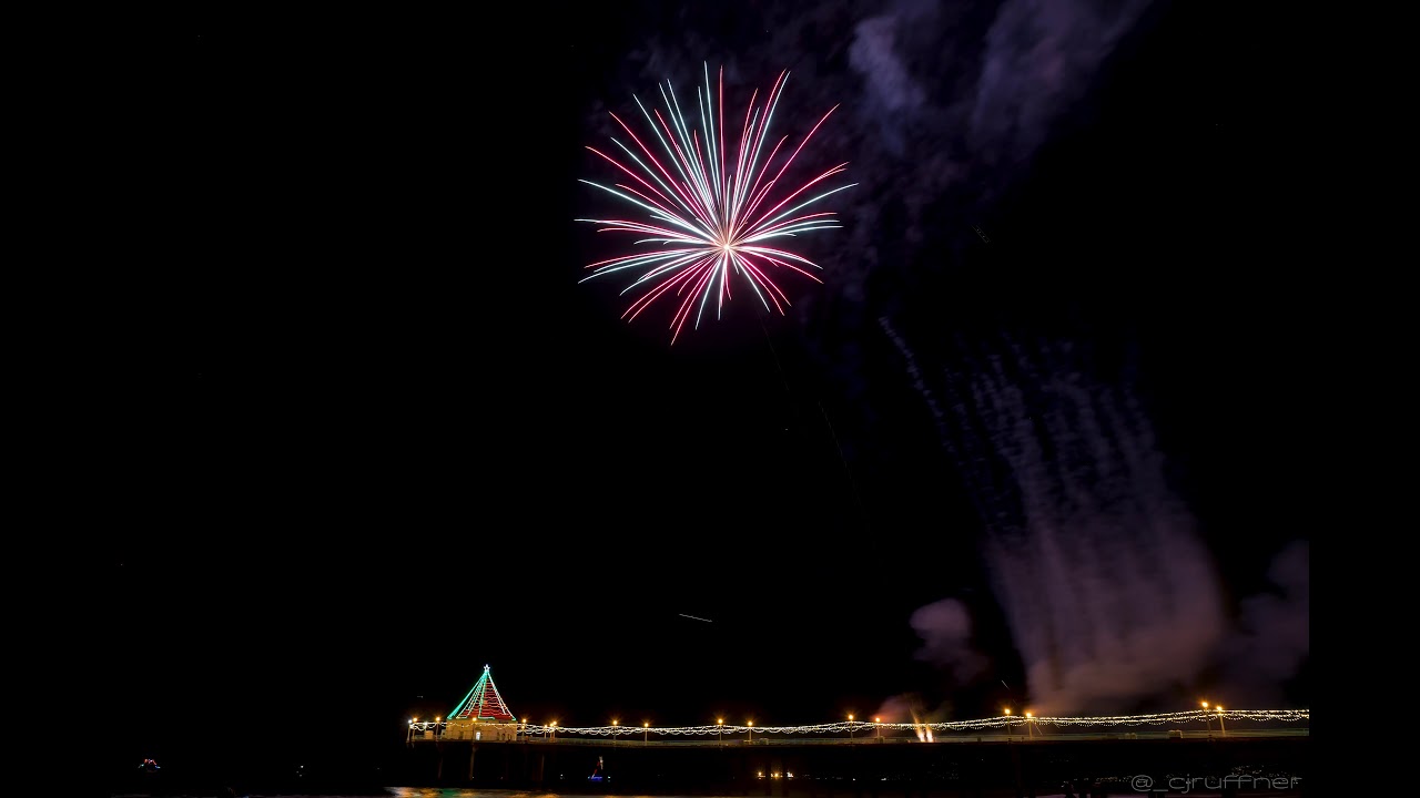 Manhattan Beach Holiday Fireworks Show 2018 Timelapse - YouTube