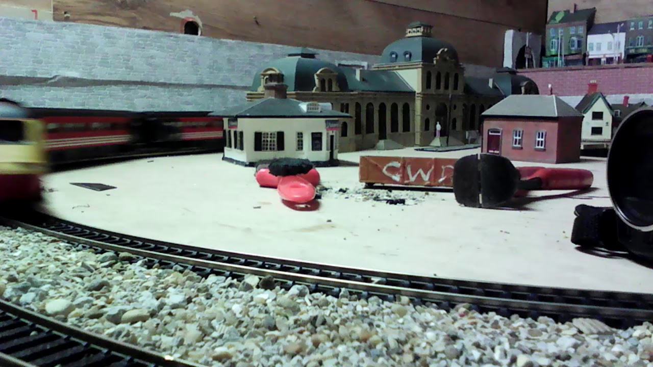 Hornby 43155 tnt 43087 Virgin train new member of the family at - YouTube