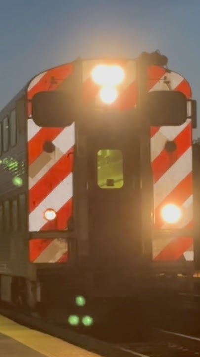 Inbound metra departs Naperville - YouTube