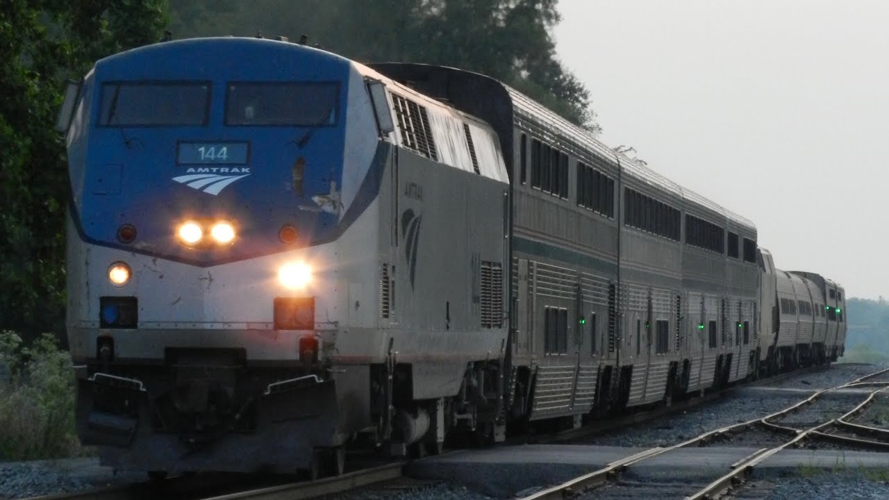 Amtrak P050-17 w/ AMTK 144 & AMTK 77 rolling south through Monon ...