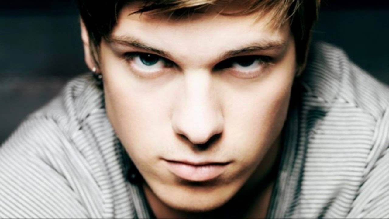 Aleksander With - Pictures - YouTube