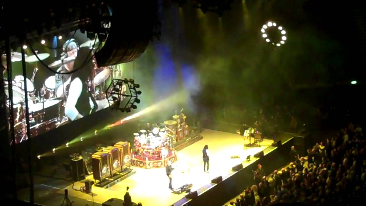 Rush - Caravan. Live 2011 at O2 Arena London - YouTube