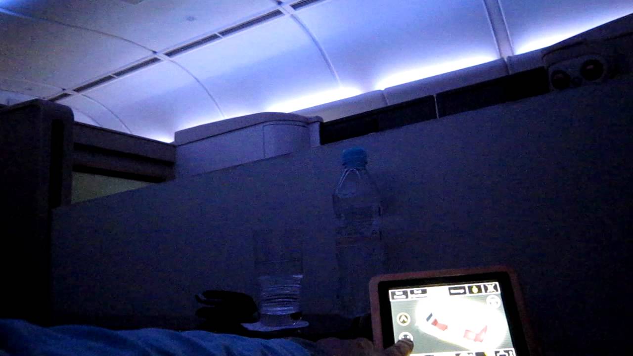 The privacy divider between 2 first class seats on the Thai 777-300ER ...