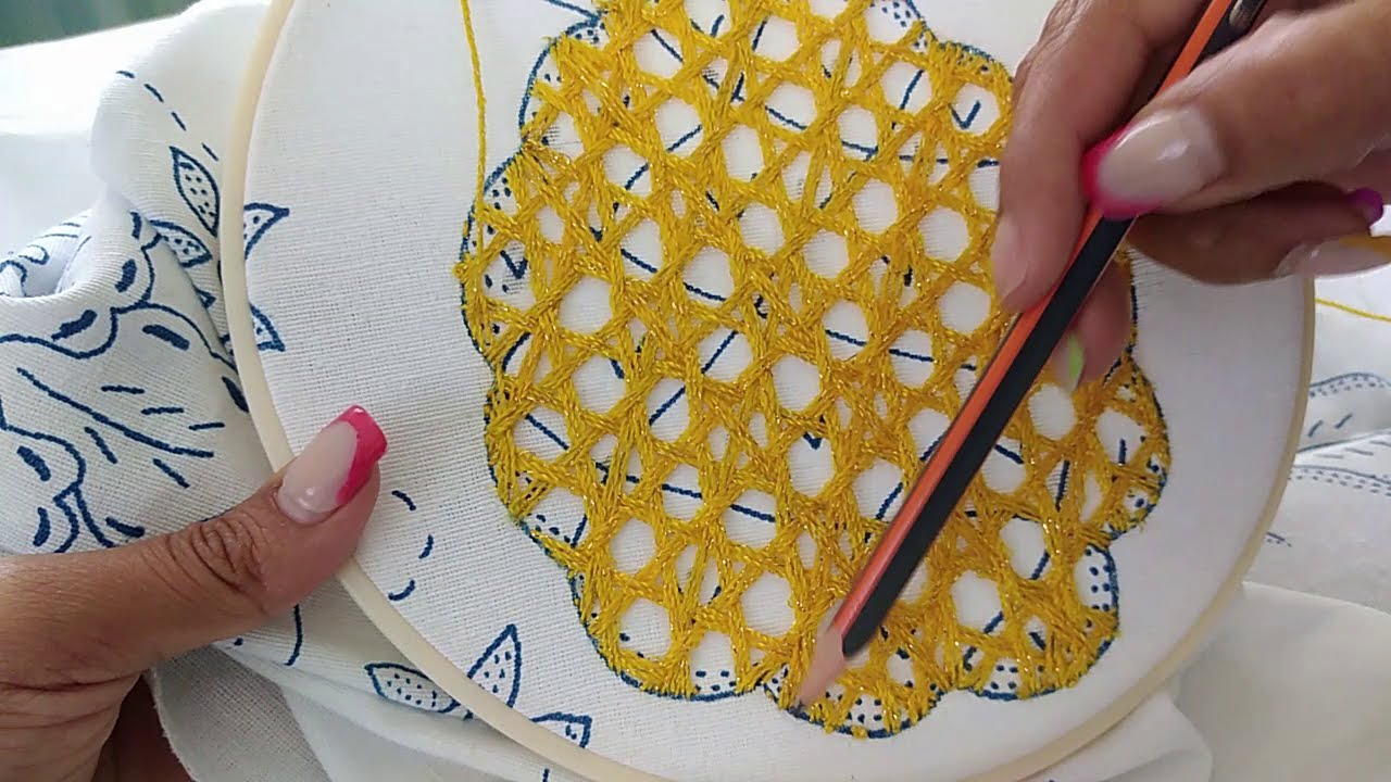 Piña Bordado Fantasia/Pineapple Fantasy Embroidery Craft - YouTube