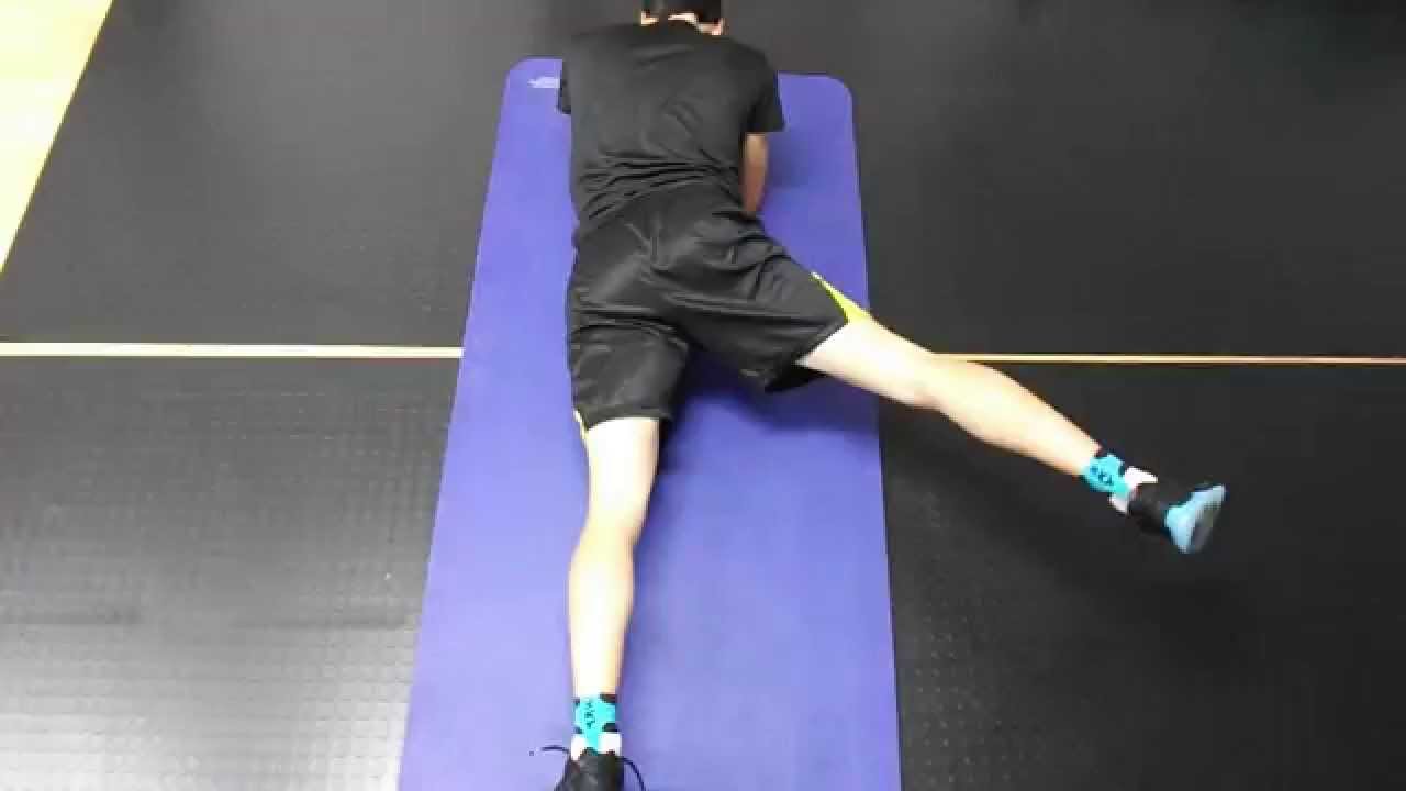 Abdominales. En posición de plancha, abro y cierro piernas alternando ...