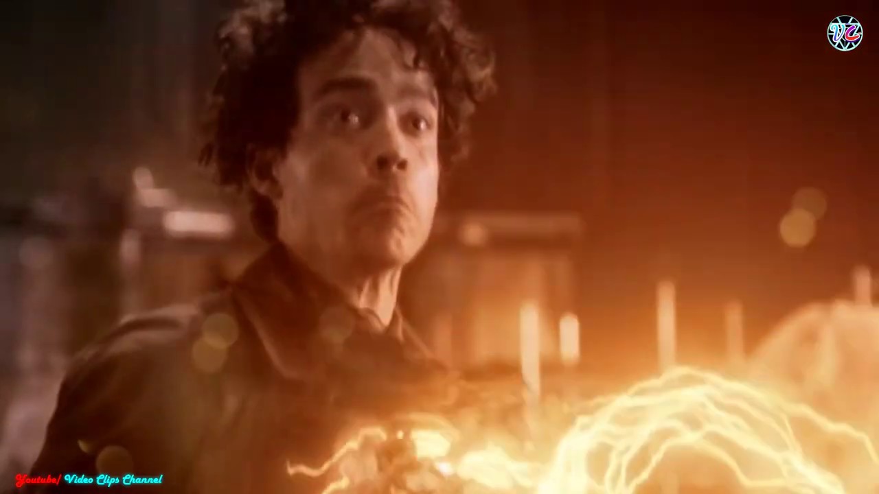 The Flash First ThunderBolt Throw Scene | The Flash S02 E02 | Video ...
