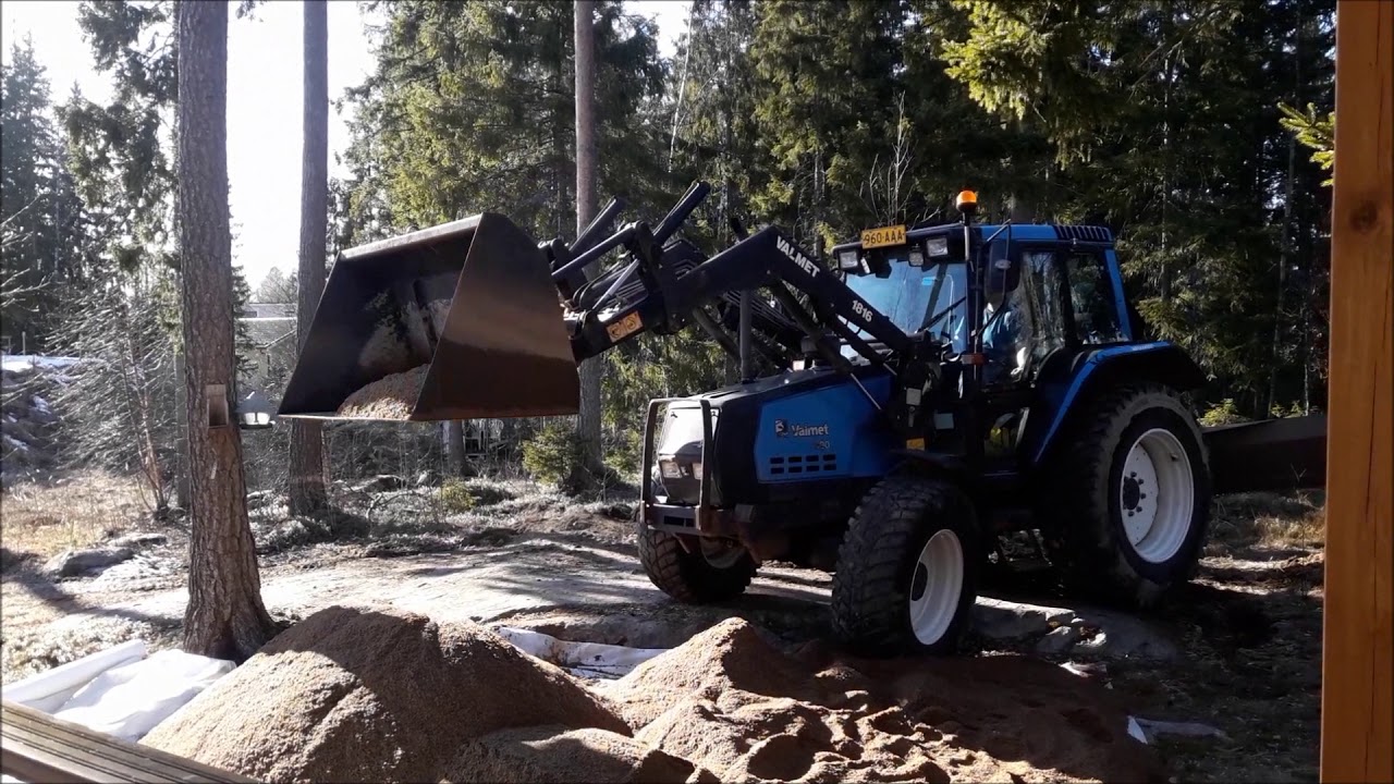 Valmet 6300 hiekkahommissa - YouTube