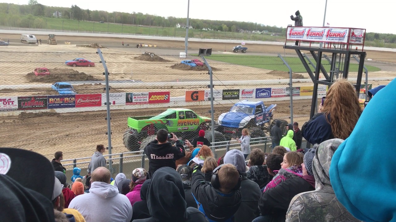 Monster Truck Mania - Mansfield Motor Speedway - Intros 3 - YouTube