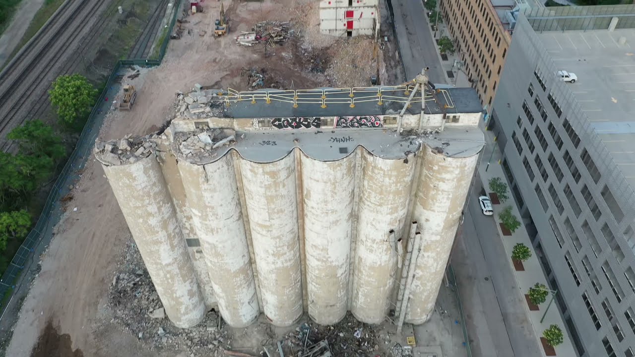 Drone Footage of ADM Wheat Mill Demolition (West Loop/Fulton Market ...