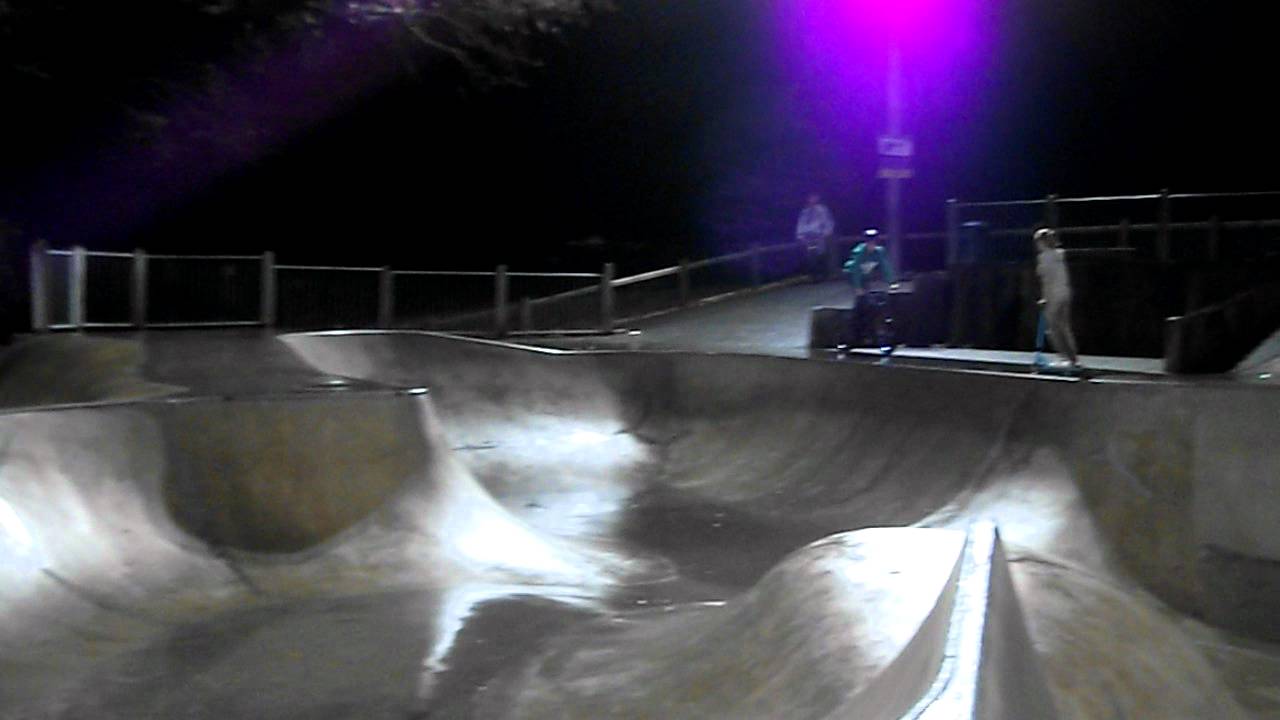jack diffley volcanoe. crawley skatepark - YouTube
