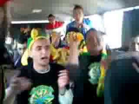 /Clash Ultras Samba Boys / : Contre Les Usmistes Qui insultent Matoub et la kabylie