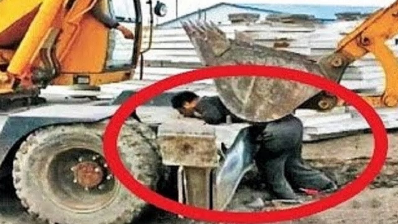 15 Extreme Dangerous Operator Excavator & Truck - Excavator Disaster ...
