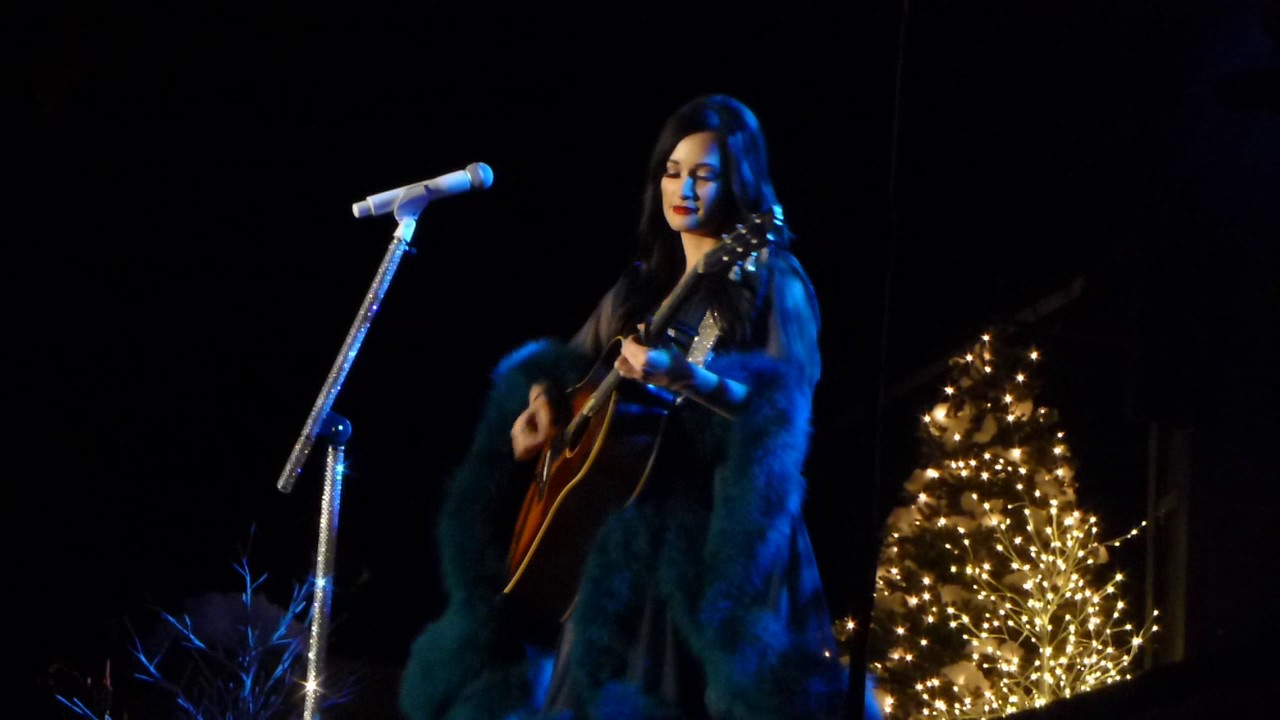 Kacey Musgraves - Merry Christmas from the Family - YouTube