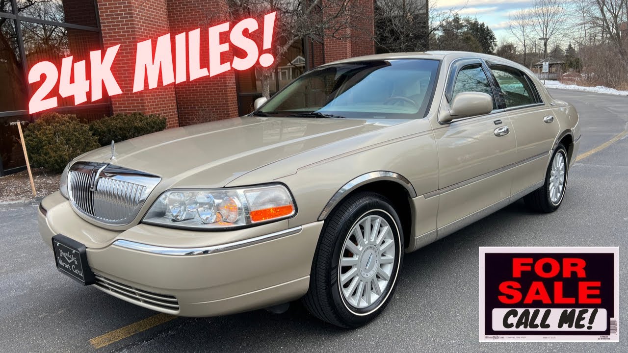 24k Mile GOLD! 2005 Lincoln Town Car Signature Limited FOR SALE by ...
