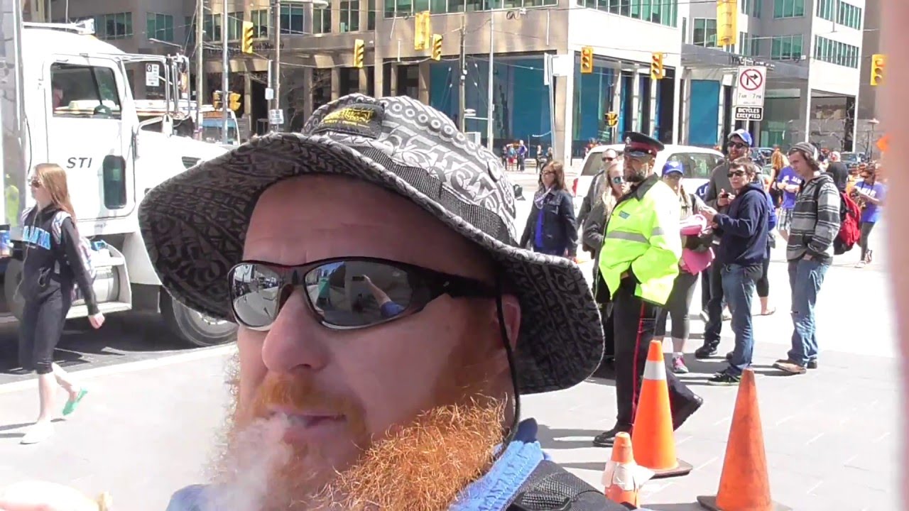 Smoking Weed with a Cop buzzing around in the Background... - YouTube