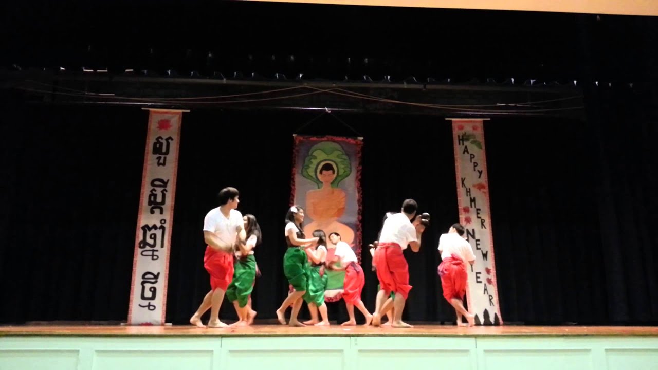 Khmer New Year Coconut Dance @ UML 2013 - YouTube