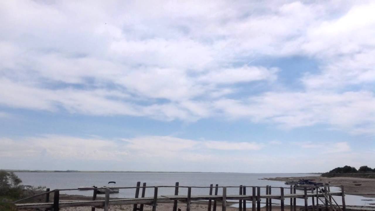 Discover Coteau Beach Lake Defeinbaker - YouTube