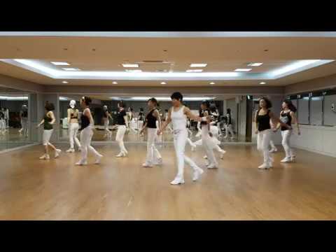 Scared of the Dark Line Dance (Intermediate Level) - YouTube