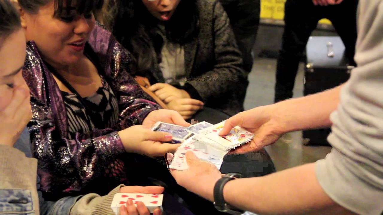 Derren Brown's Psychological Card Force [by David Stewart] - YouTube