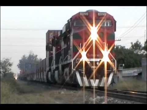 FXE #4623 (ES44AC), #4561, #4526 (AC44CW).wmv - YouTube