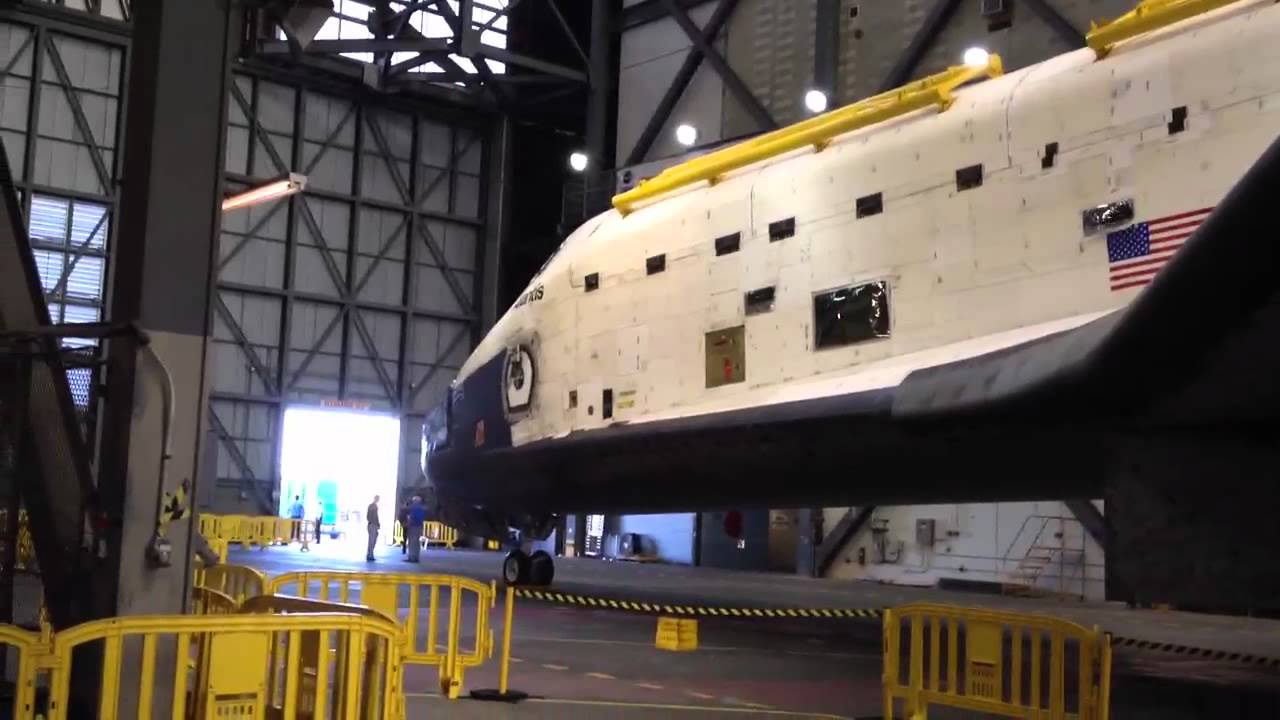 Space Shuttle Atlantis in the Vehicle Assembly Building (VAB) - YouTube