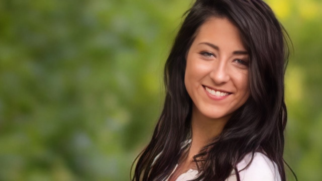 Makenna Cook – 23-year-old suffers brain aneurysm - YouTube