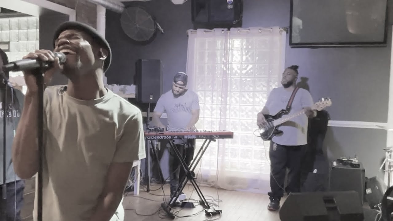 Mike Thomas - Full Live Performance - YouTube