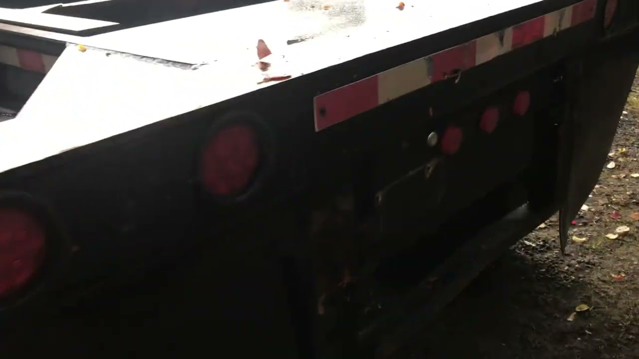 Lot 2061 - 1988 JD BERTOLINI CONTAINER HAULER TRAILER - YouTube