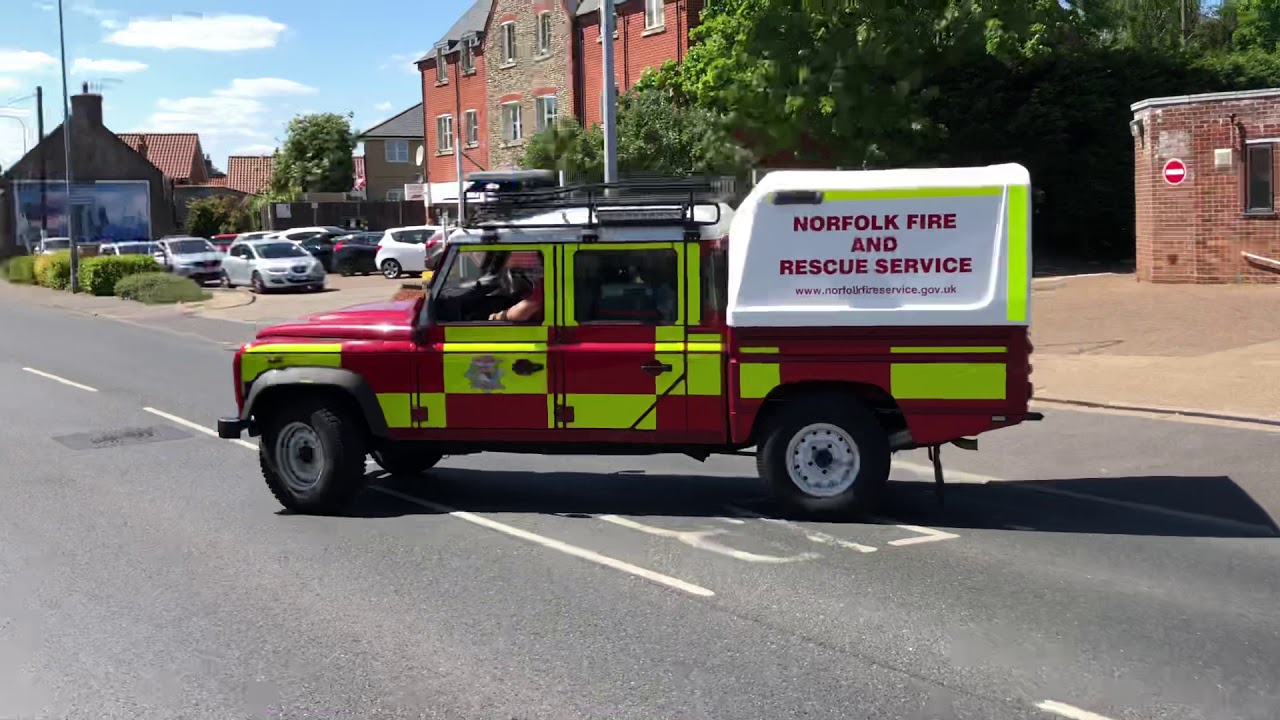 TURNOUT: Norfolk Fire & Rescue Responding - Thetford Land Rover - YouTube